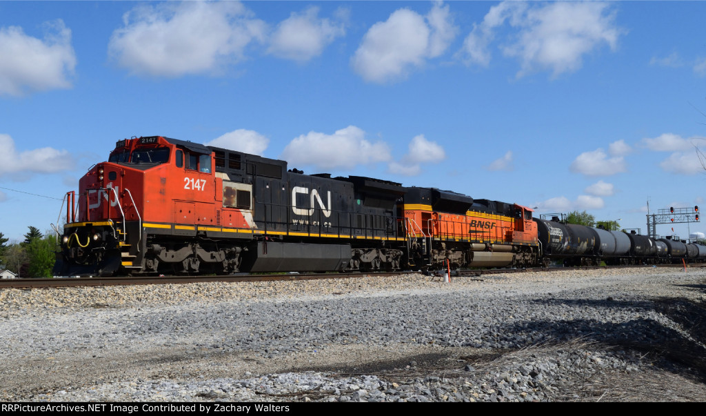 CN 2147 BNSF 9013